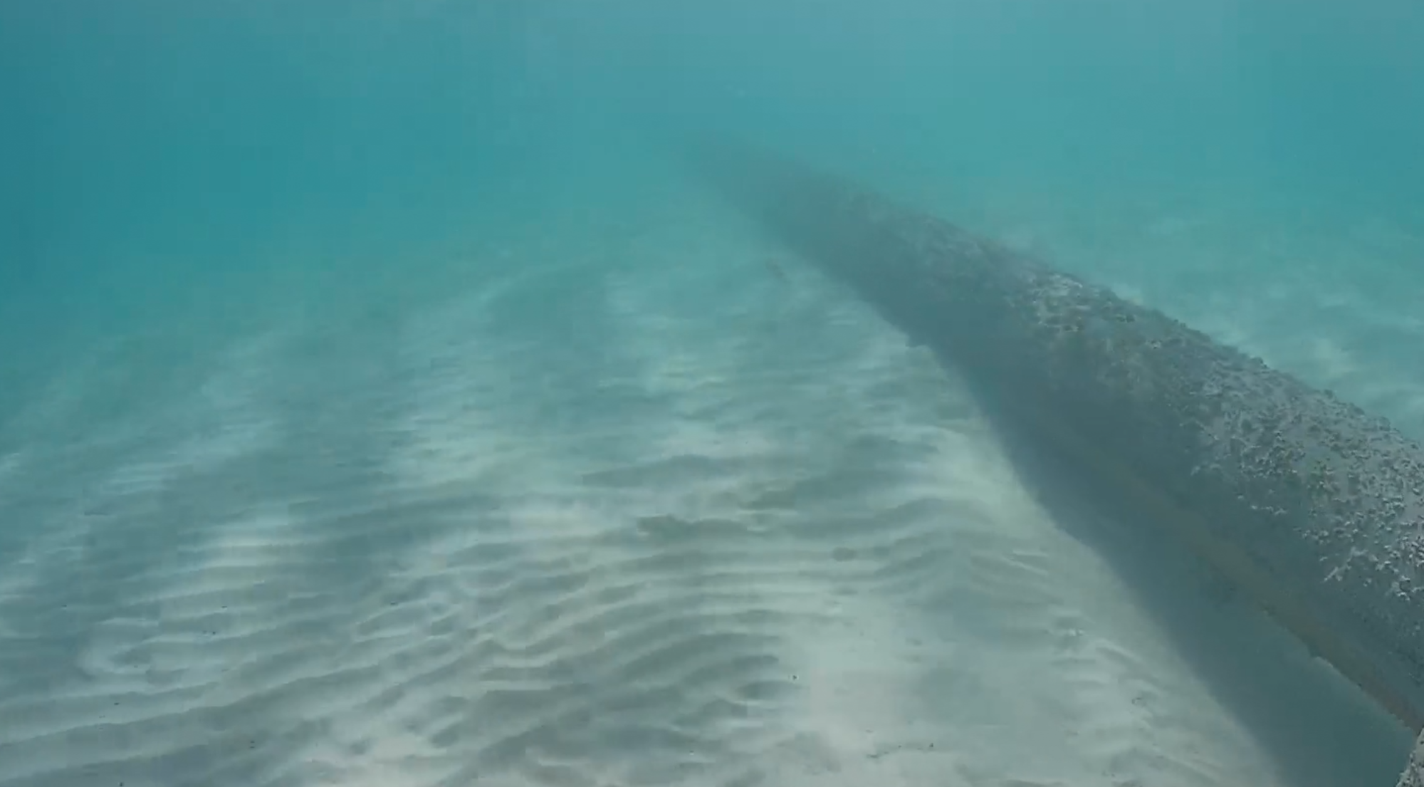 AUTONOMOUS UNDERWATER VEHICLE (AUV) USED TO COMPLETE SUBSEA PIPELINE ...